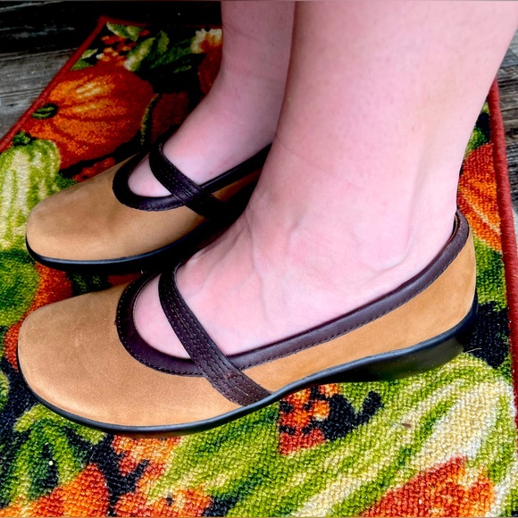 L.L. Bean | Shoes | 75 Ll Bean Brown Tan Suede Leather Mary Jane Shoes ...